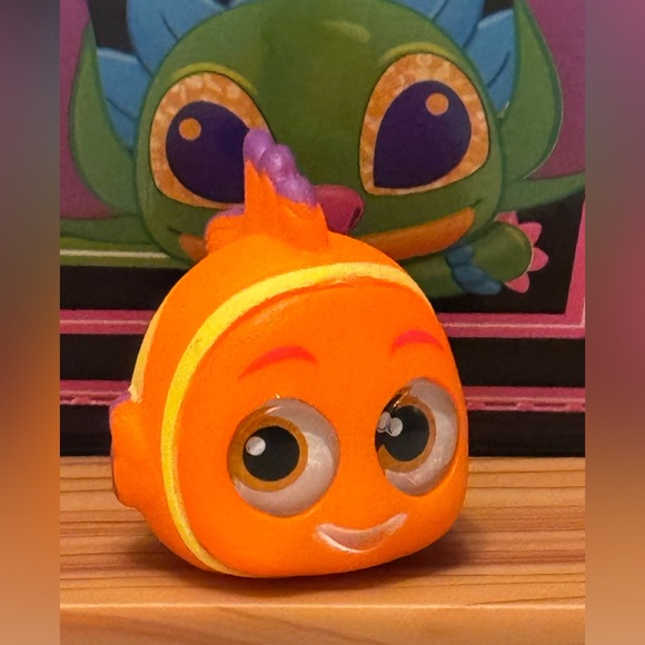 Disney | Toys | Disney Doorables Nemo Neon Blacklight Series Finding ...